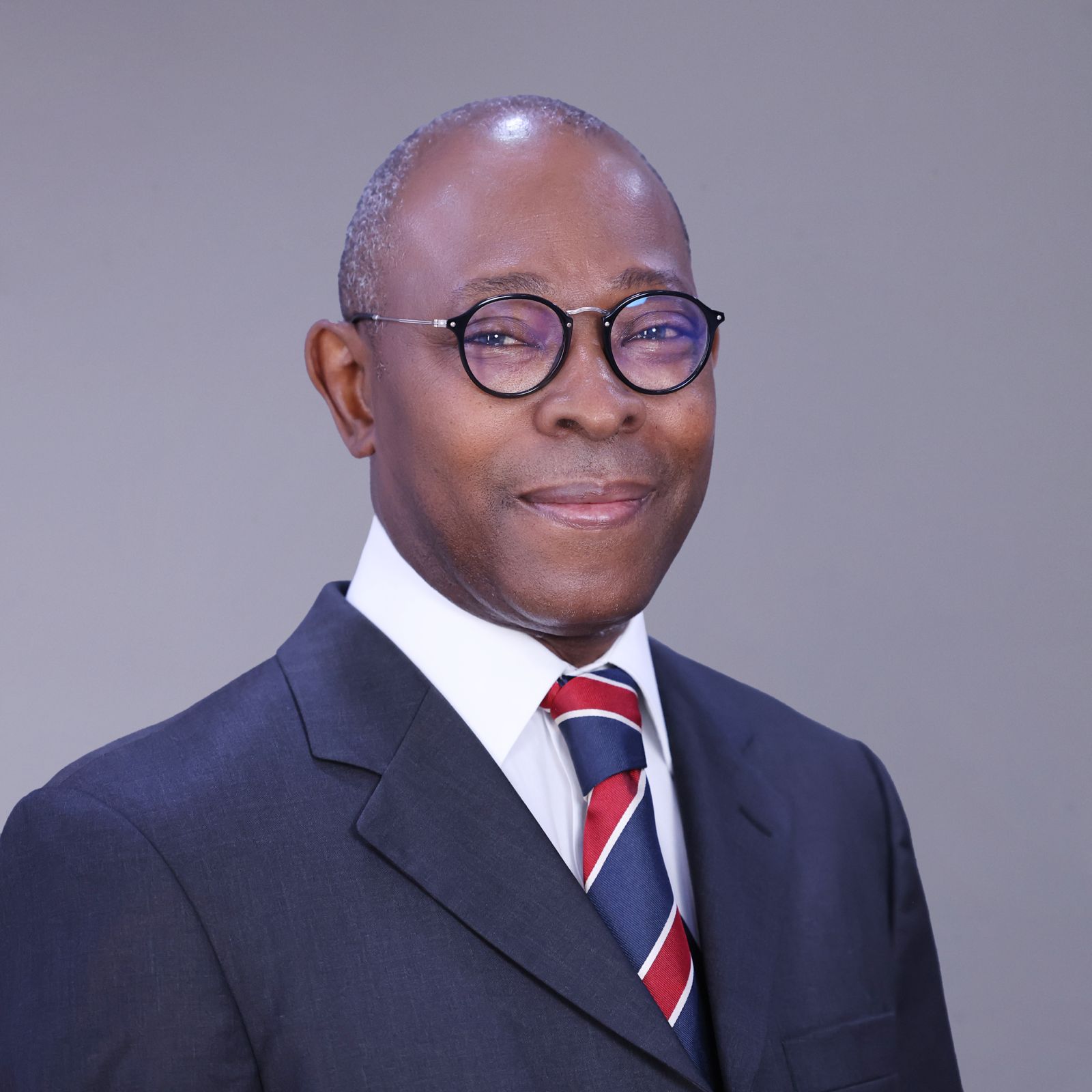 Isaac TCHIAKPE, Ministre de l’enseignement technique, de la formation professionnelle et de l ...